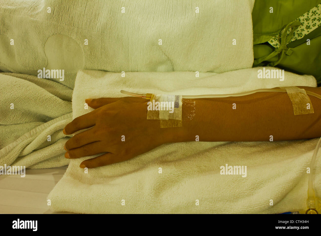 Sterile saline hi-res stock photography and images - Alamy