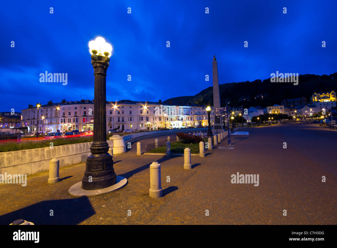 Llandudno promenade at night hi-res stock photography and images - Alamy