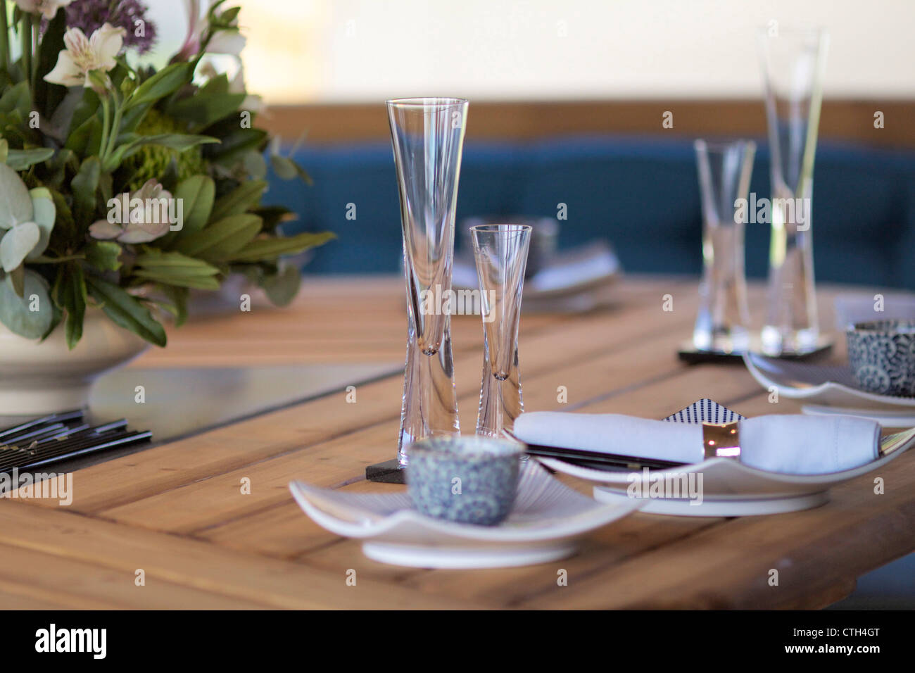 Tall table hi-res stock photography and images - Alamy