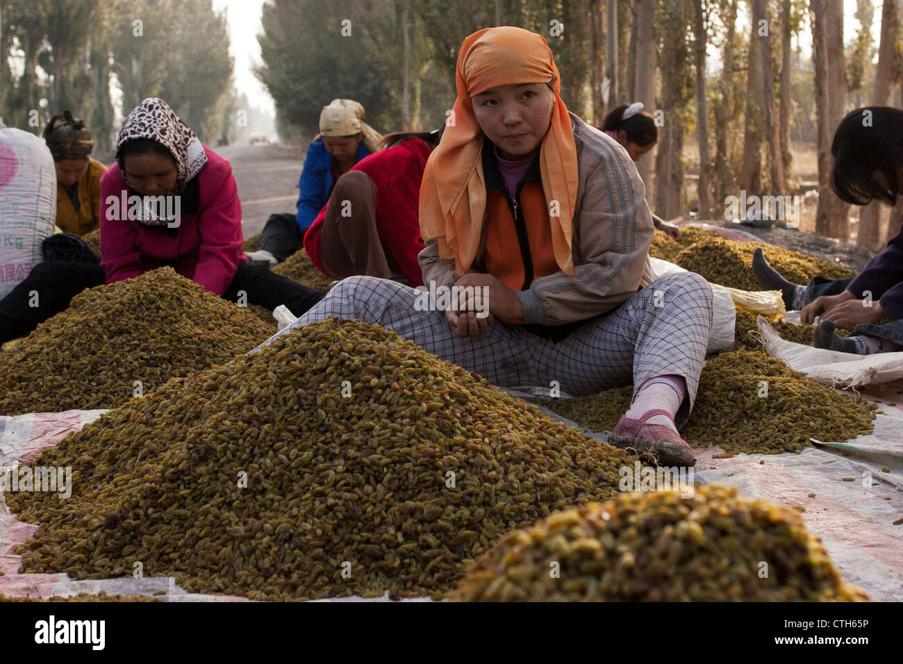 Uyghur Woman Turpan Xinjiang Stock Photos & Uyghur Woman Turpan ...