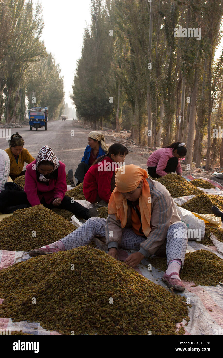 Uyghur woman turpan xinjiang hi-res stock photography and images - Alamy