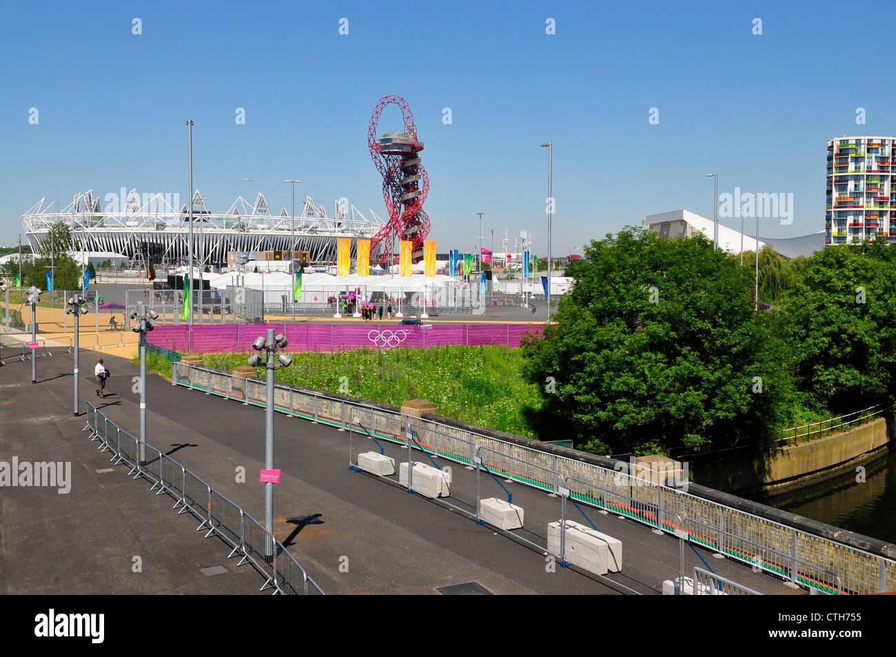 2012 Olympic Park, Stratford, London, showing the Olympic Stadium & Anish Kappor's ArcelorMittal ...
