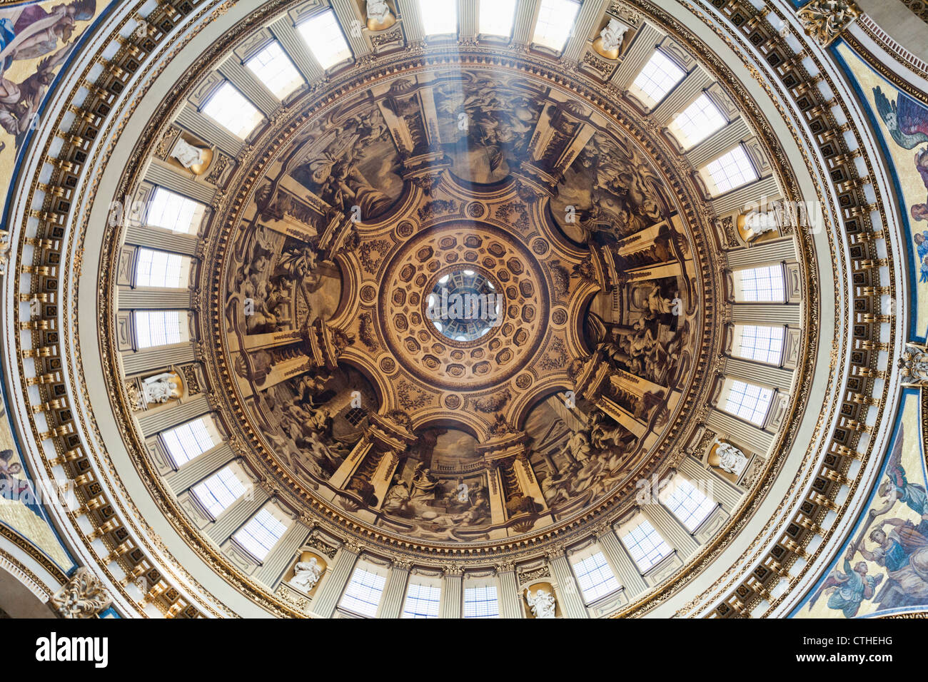 St. paul's cathedral dome interior hi-res stock photography and images - Alamy
