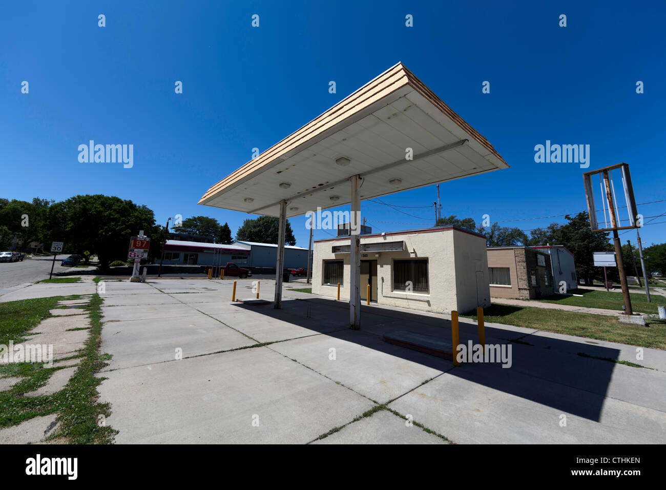 Station awning hi-res stock photography and images - Alamy