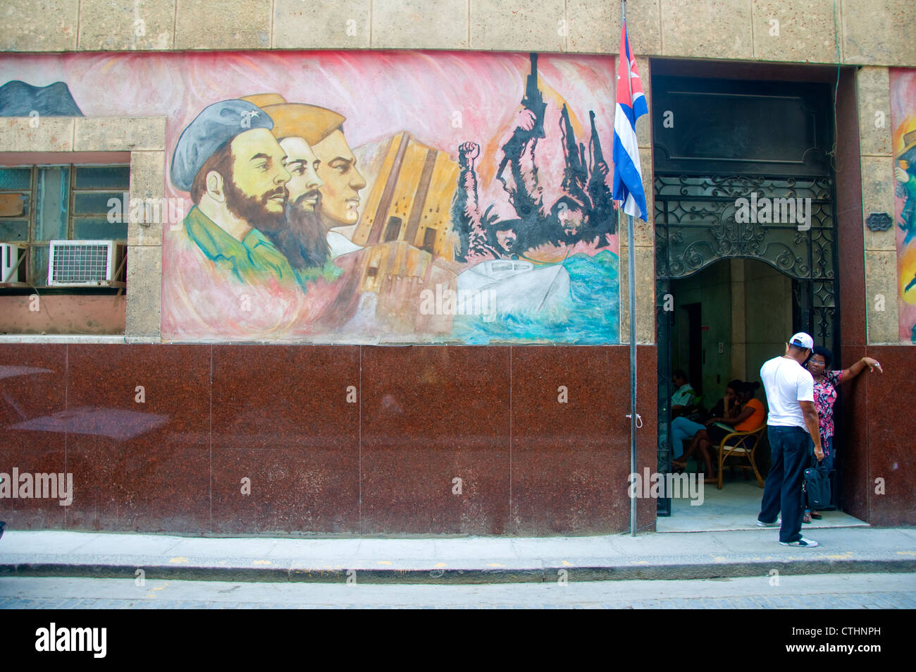Che guevara mural hi-res stock photography and images - Alamy