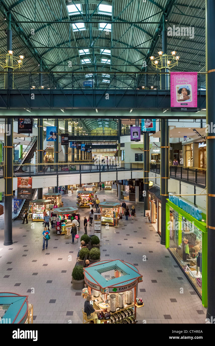 Mall level hi-res stock photography and images - Alamy