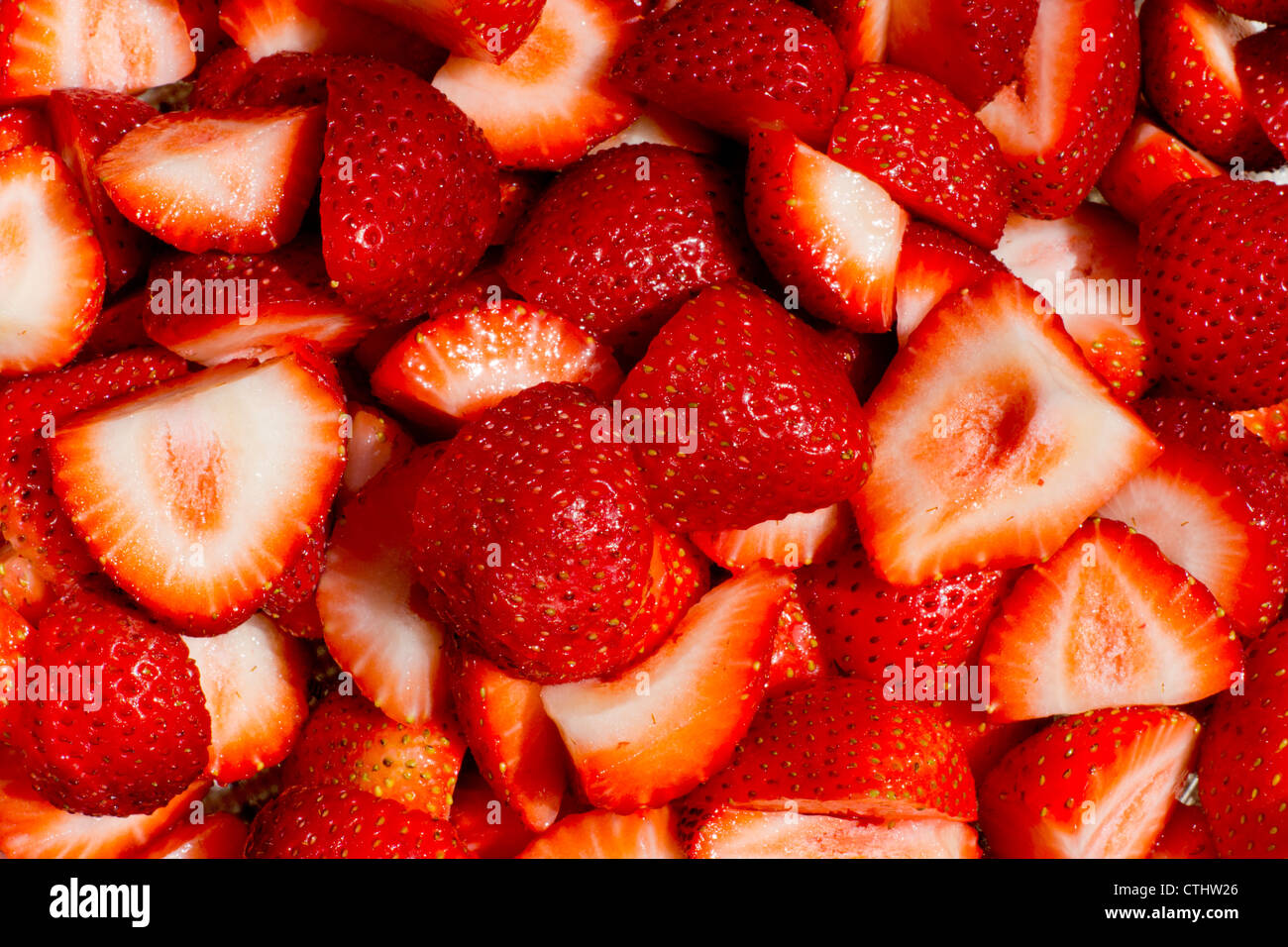 Close up cut strawberry hi-res stock photography and images - Alamy