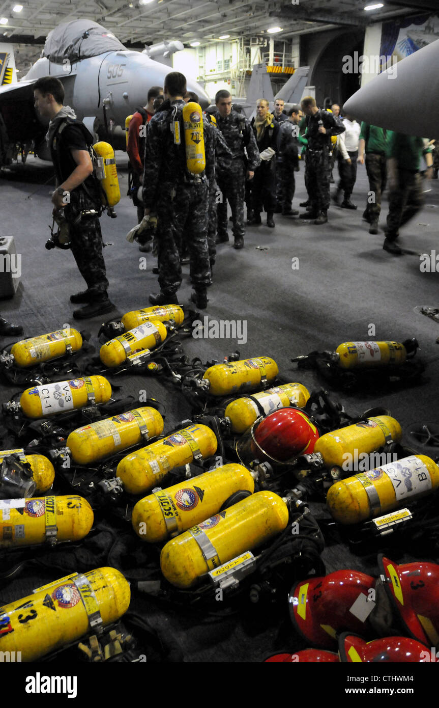 Self contained breathing apparatus scba hi-res stock photography and ...