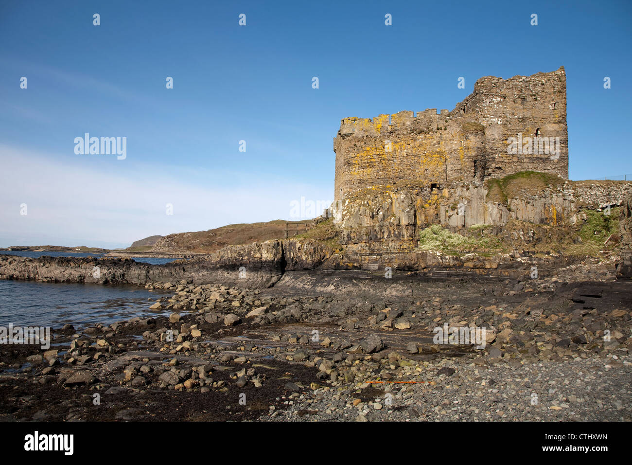 Mingary Castle near Kilchoan on the coast of the Ardnamurchan peninsula ...