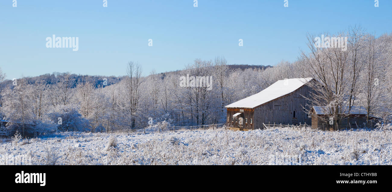 Barns quebec farms agriculture hi-res stock photography and images - Alamy