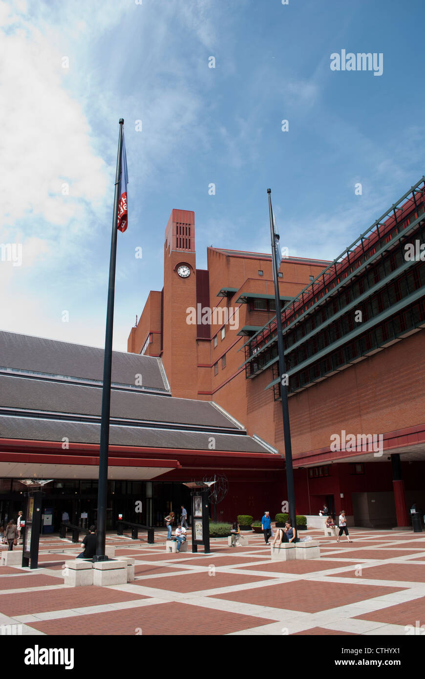 Courtyard in front of The British Library Stock Photo - Alamy