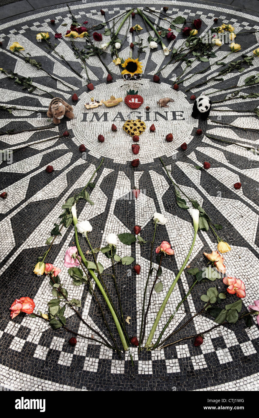 Strawberry Fields Memorial to John Lennon , Central Park , New York ...