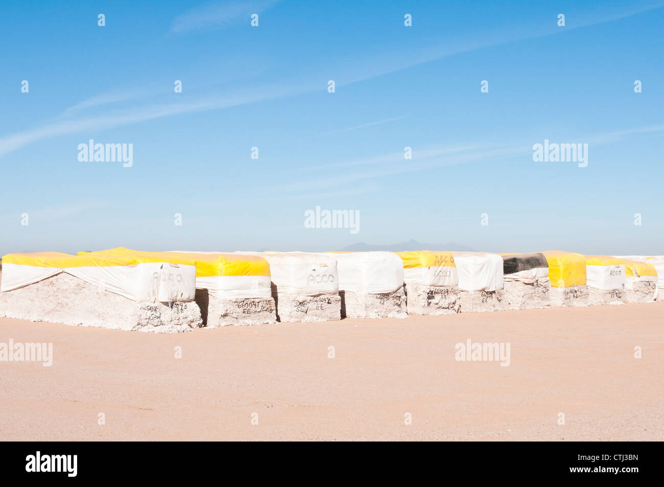 Cotton truck hi-res stock photography and images - Alamy