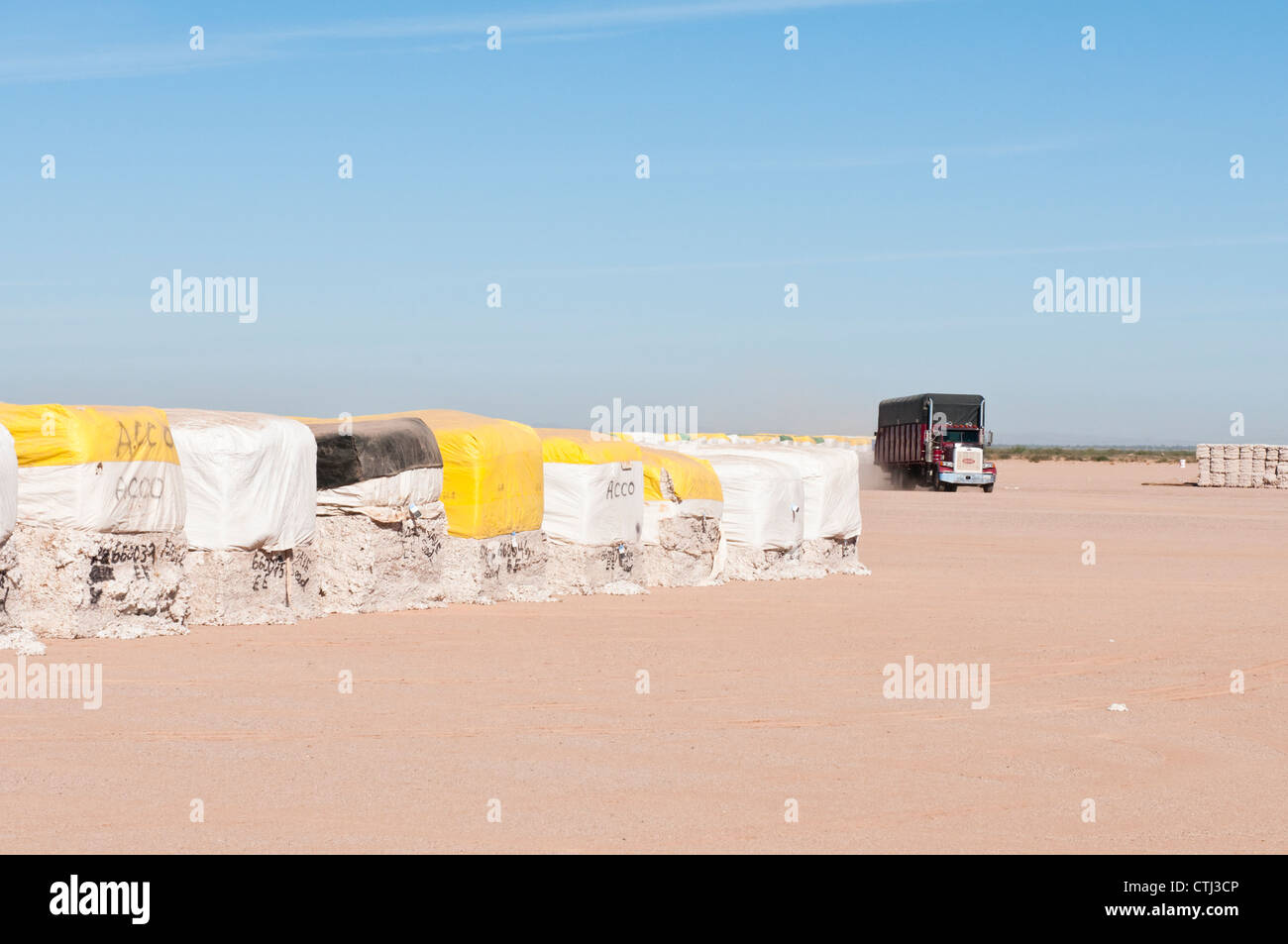 Cotton truck hi-res stock photography and images - Alamy