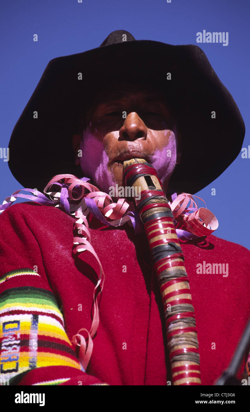 Native american flute player hi-res stock photography and images - Alamy