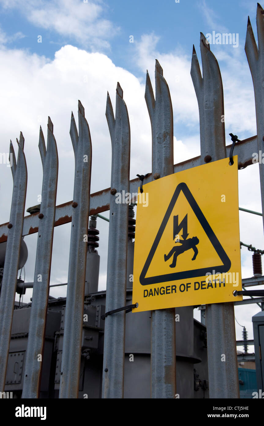 Electrical substation hi-res stock photography and images - Alamy