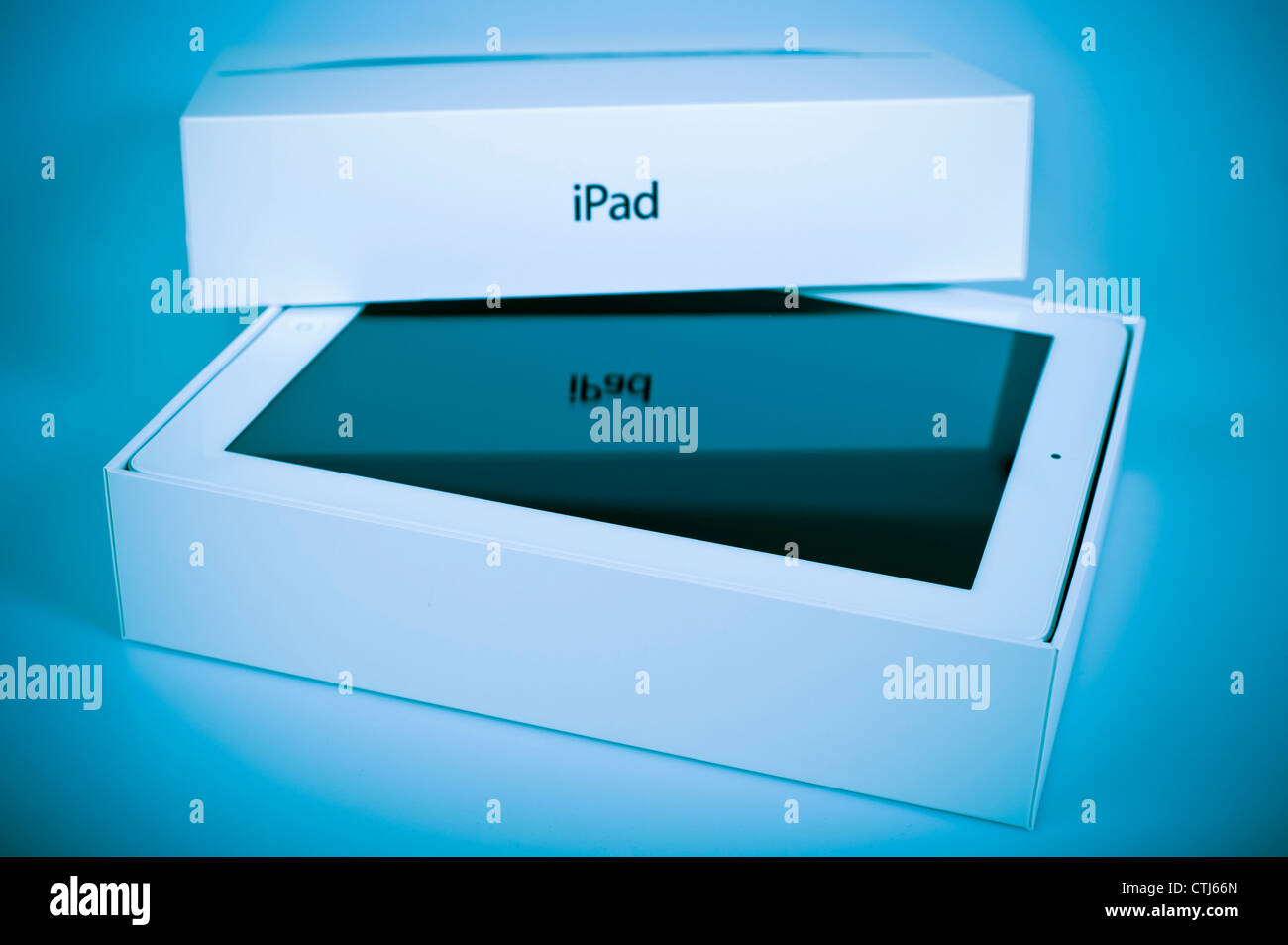 iPad2 tablet out of the box Stock Photo - Alamy