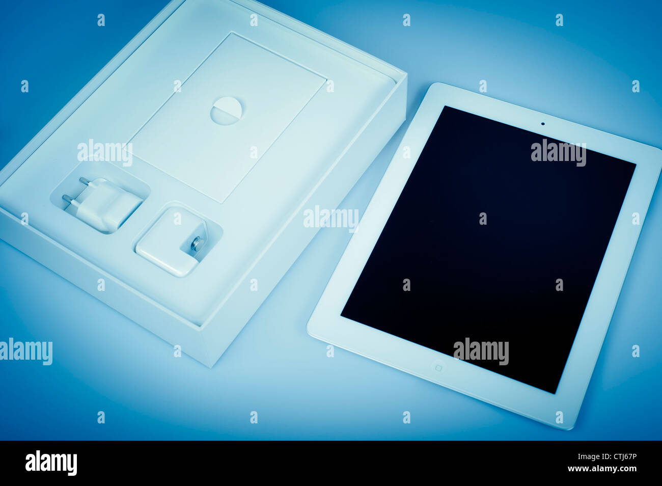 iPad2 tablet out of the box Stock Photo - Alamy