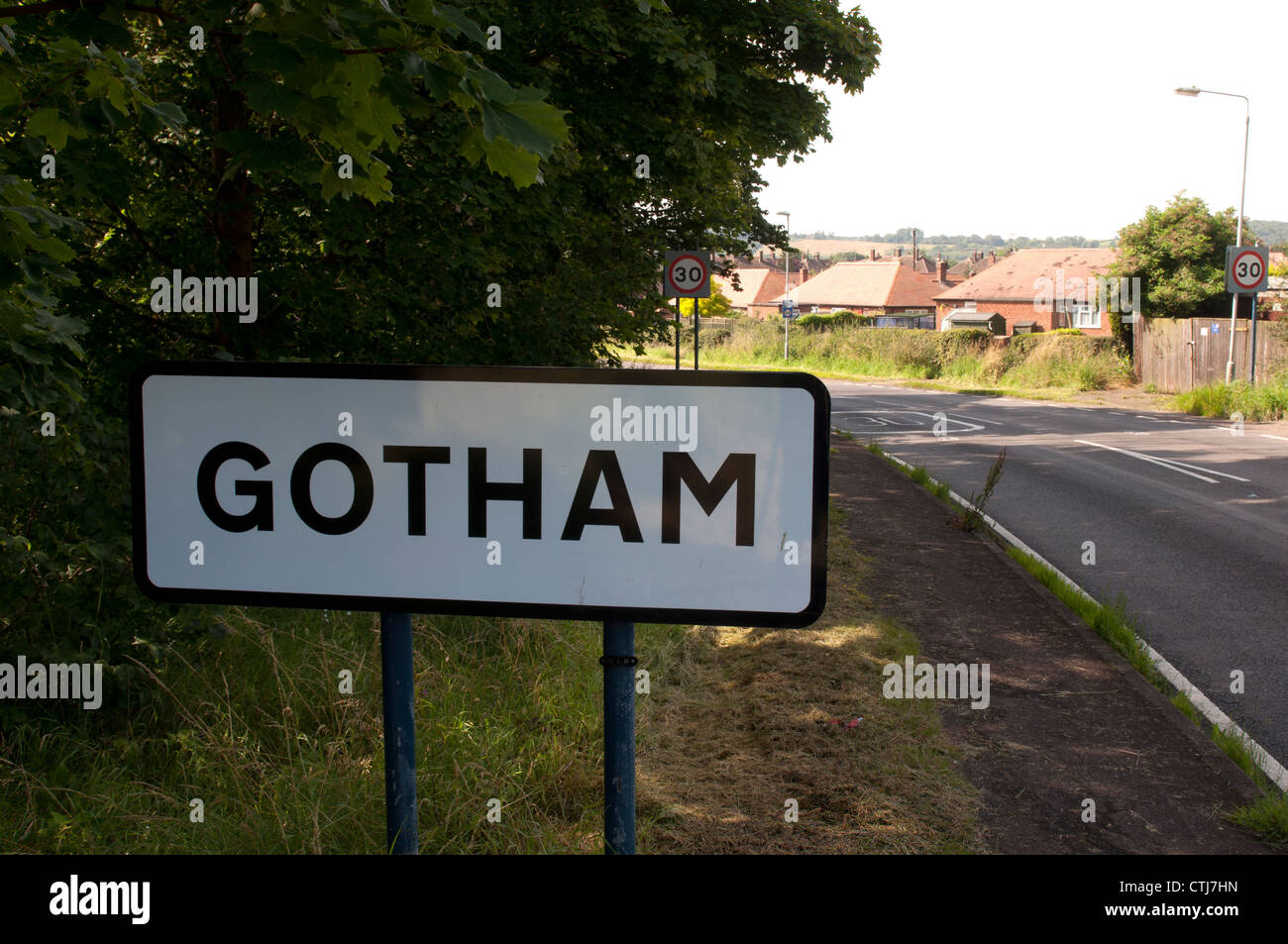 Gotham village sign, Nottinghamshire, UK Stock Photo - Alamy