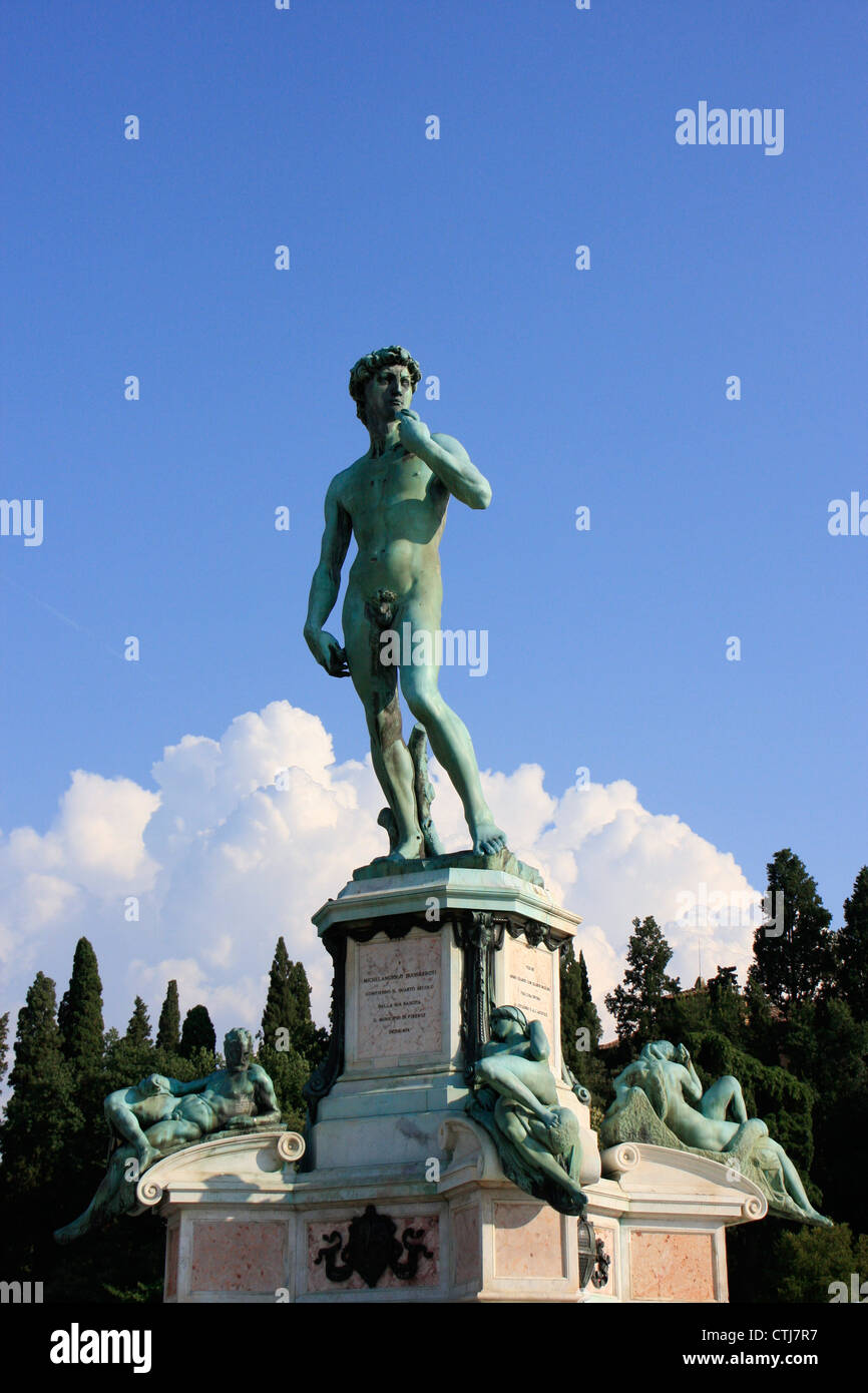 David goliath statue hi-res stock photography and images - Alamy