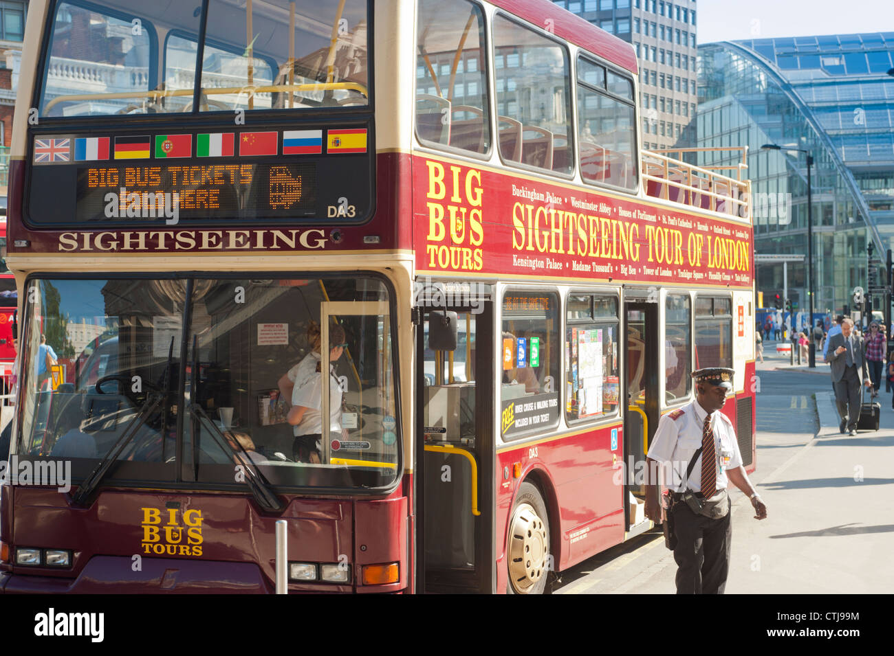 Big Bus Tours sightseeing tour of London bus parked outside Victoria ...