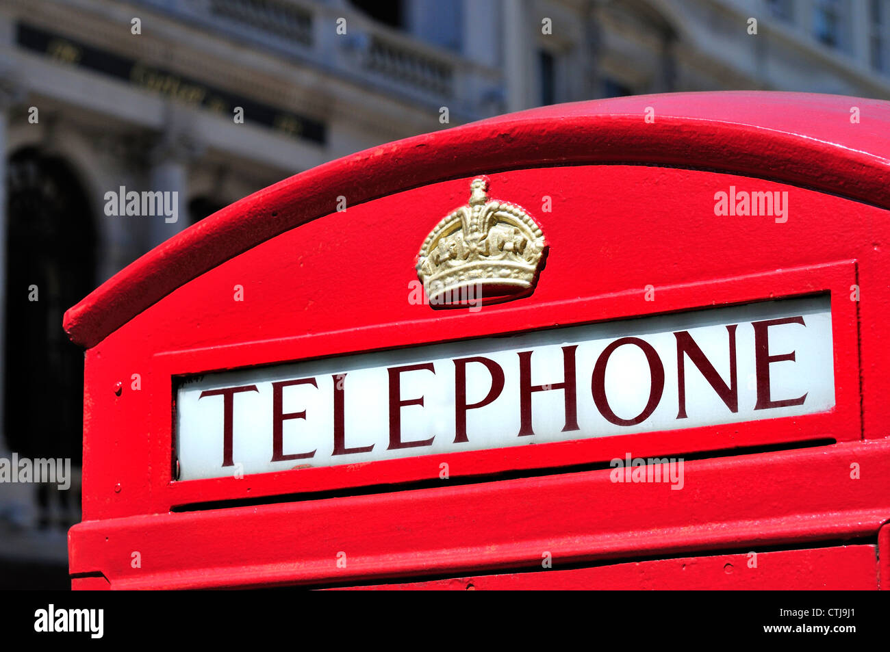 London, England, UK. Traditional red telephone box Stock Photo - Alamy