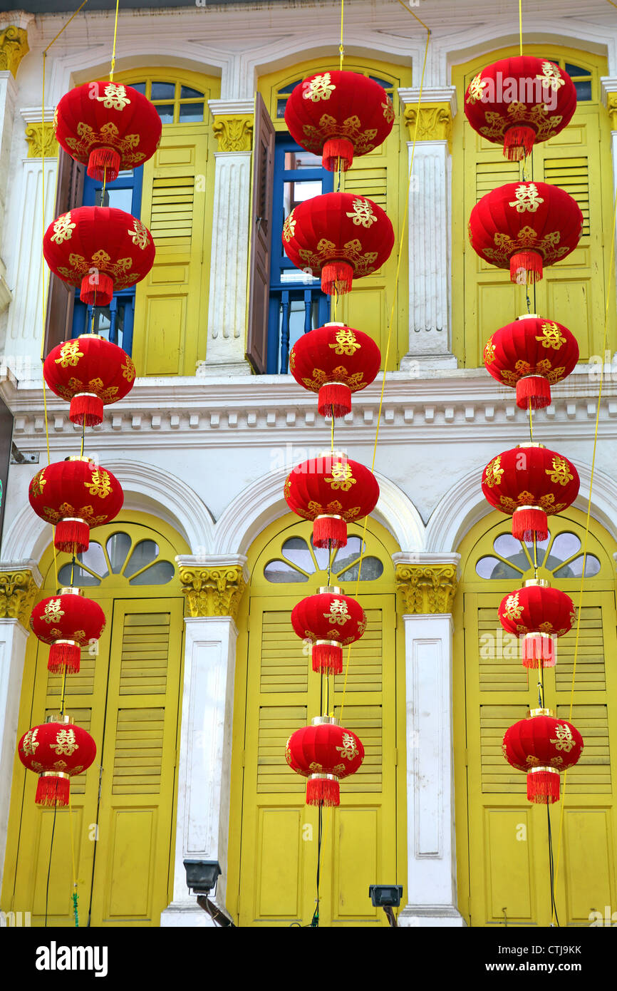 Colonial facade architecture and Chinese lanterns in Pagoda Street ...