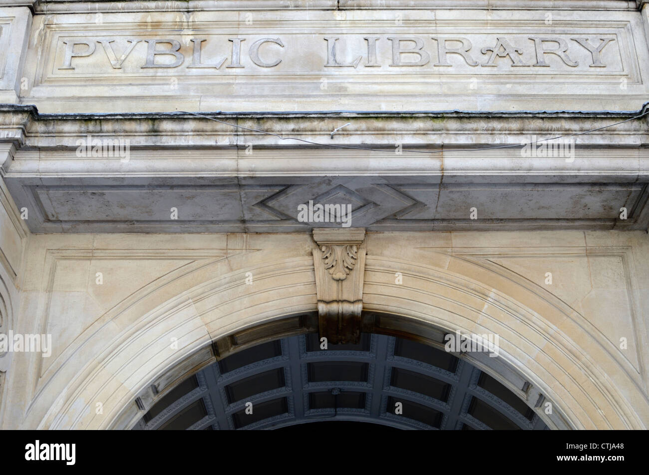 Public library sign hi-res stock photography and images - Alamy