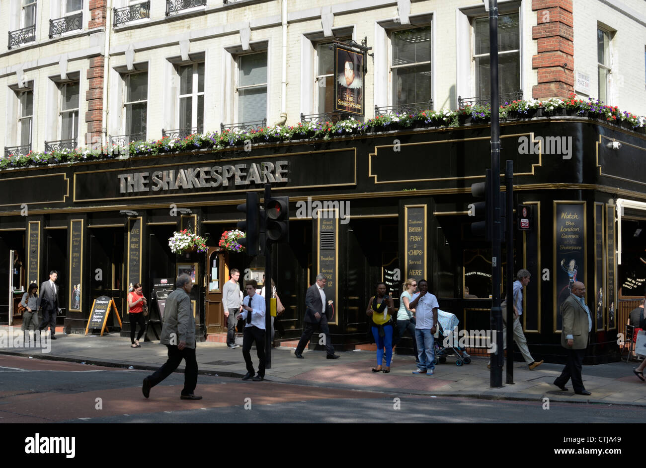 The Shakespeare pub near Victoria Station, London, UK Stock Photo - Alamy