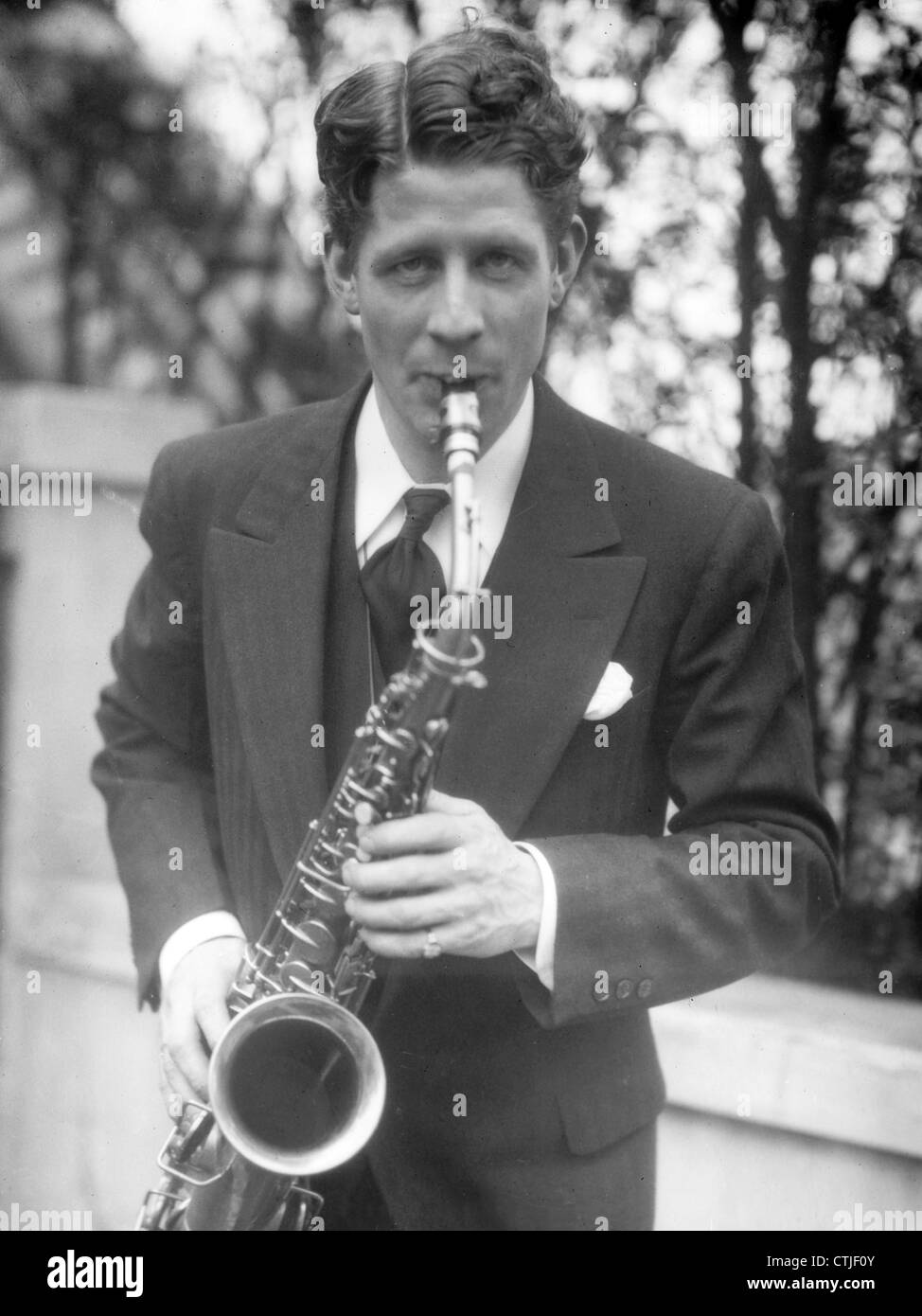 Rudy vallee hi-res stock photography and images - Alamy