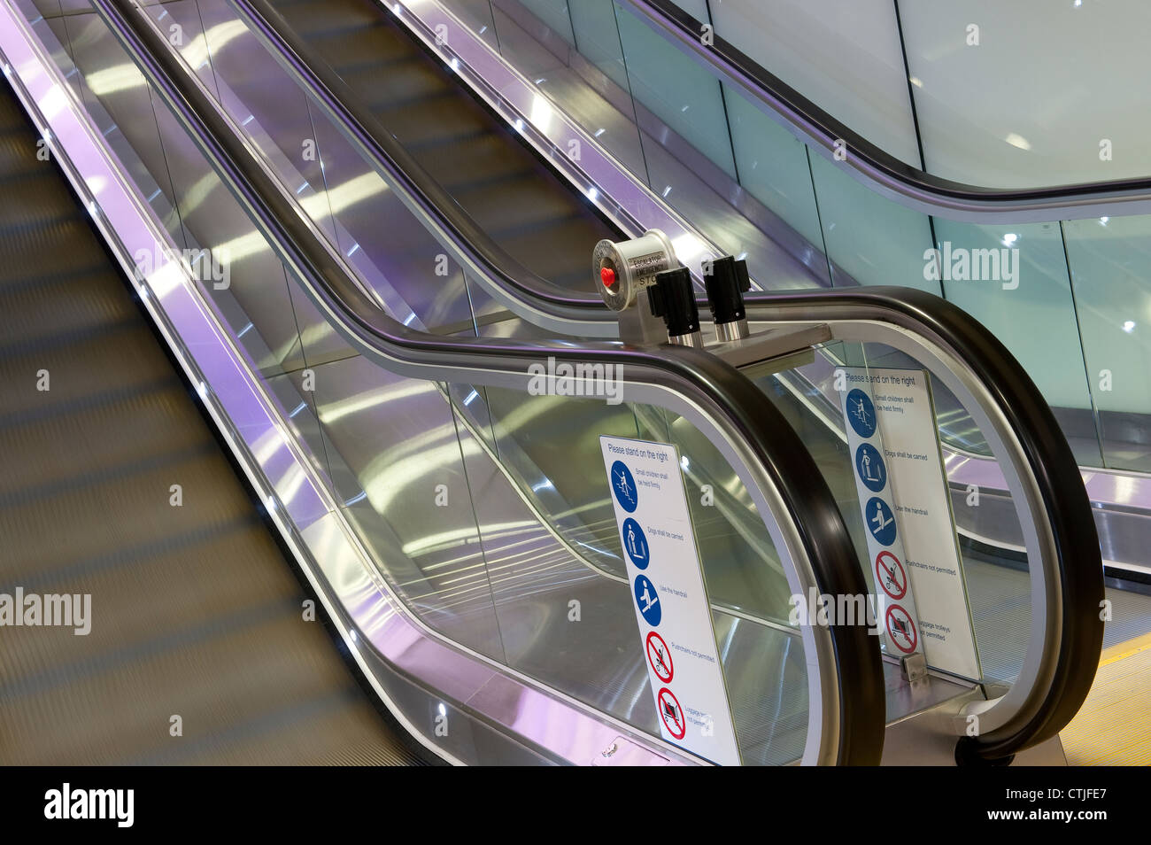 Escalator emergency stop button hi-res stock photography and images - Alamy