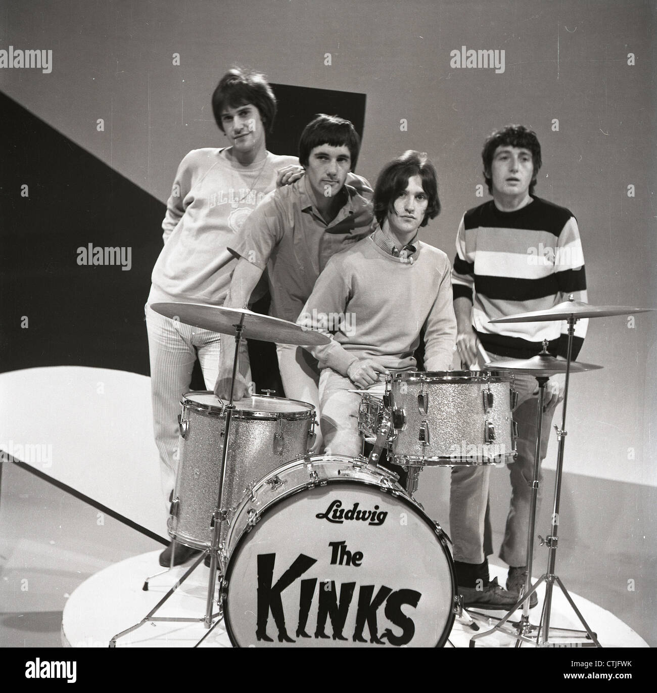 008573 - The Kinks during their TV Special in 1964 Stock Photo - Alamy