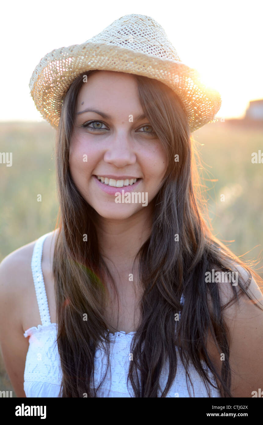 Exterior portrait of cute young woman Stock Photo - Alamy
