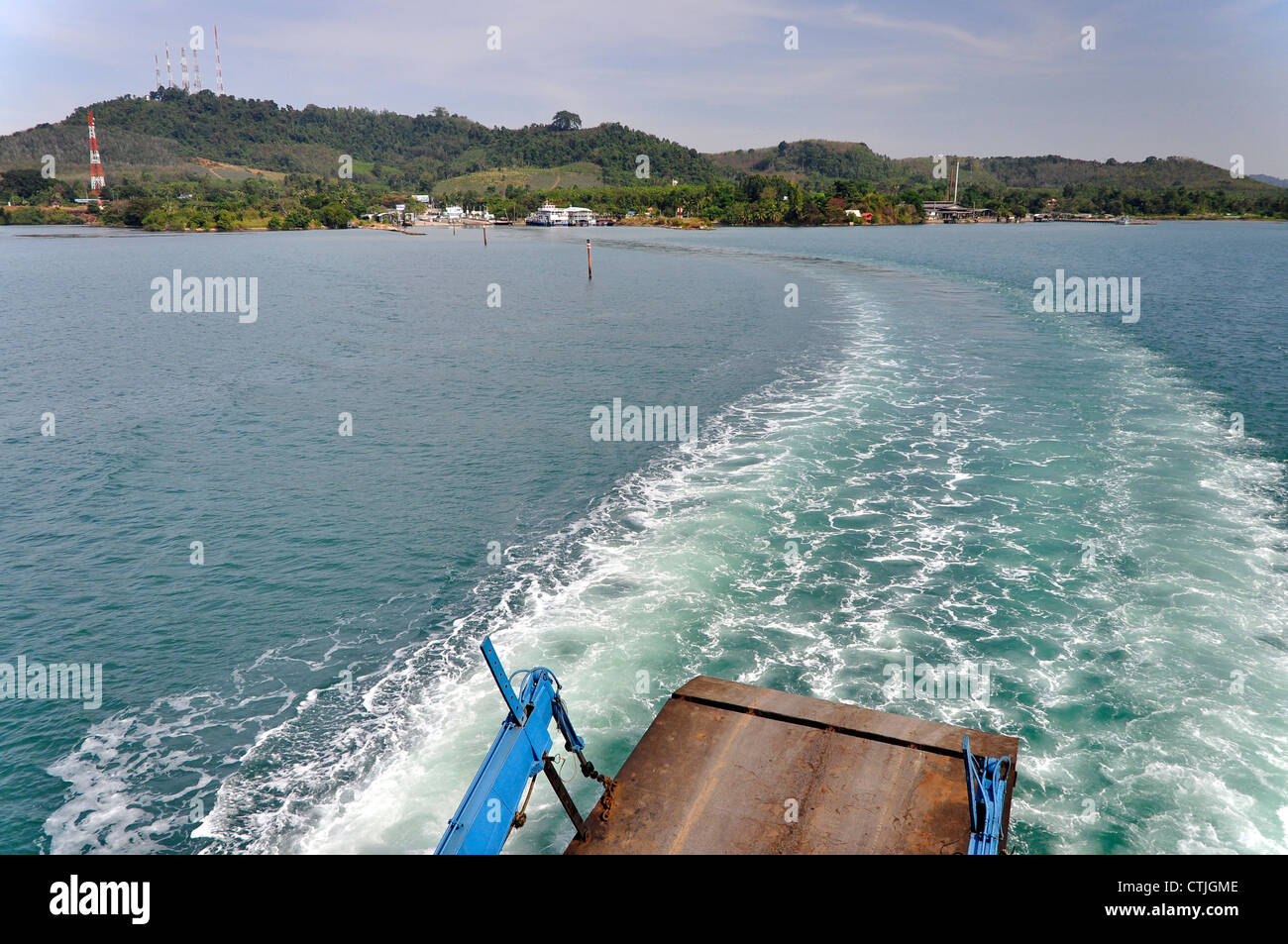 Stern wave of a passenger ship Stock Photo - Alamy