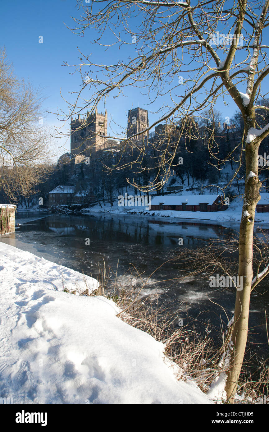 Durham cathedral in the snow hi-res stock photography and images - Alamy
