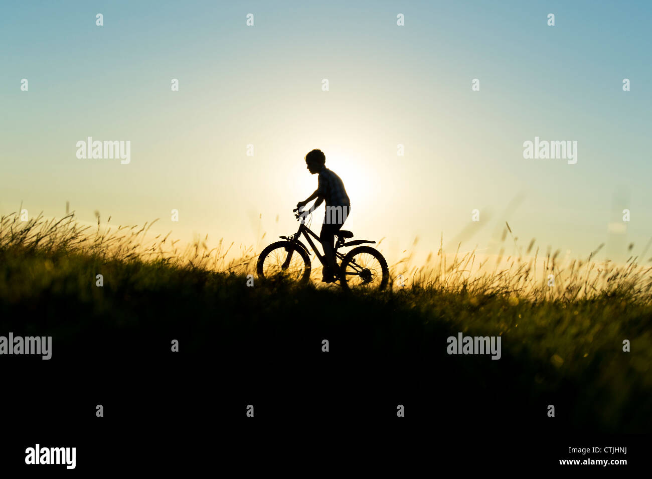 Bicycle silhouette hi-res stock photography and images - Alamy