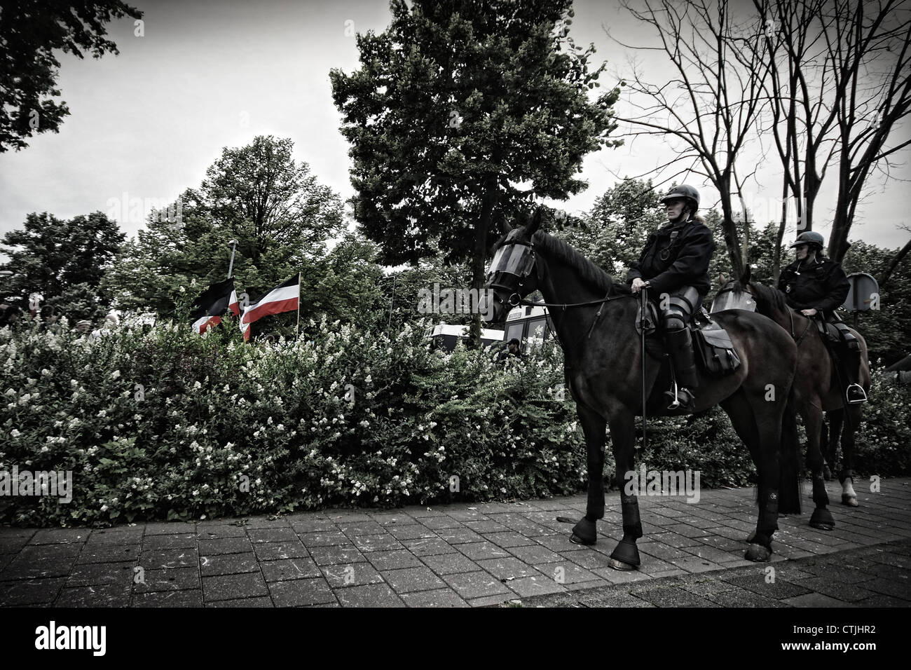 Police flag hi-res stock photography and images - Alamy