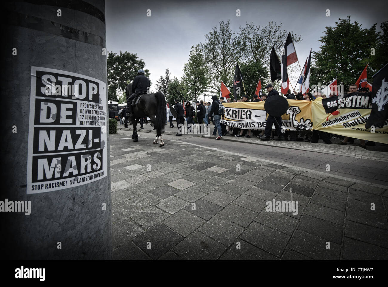 Extremists hi-res stock photography and images - Alamy