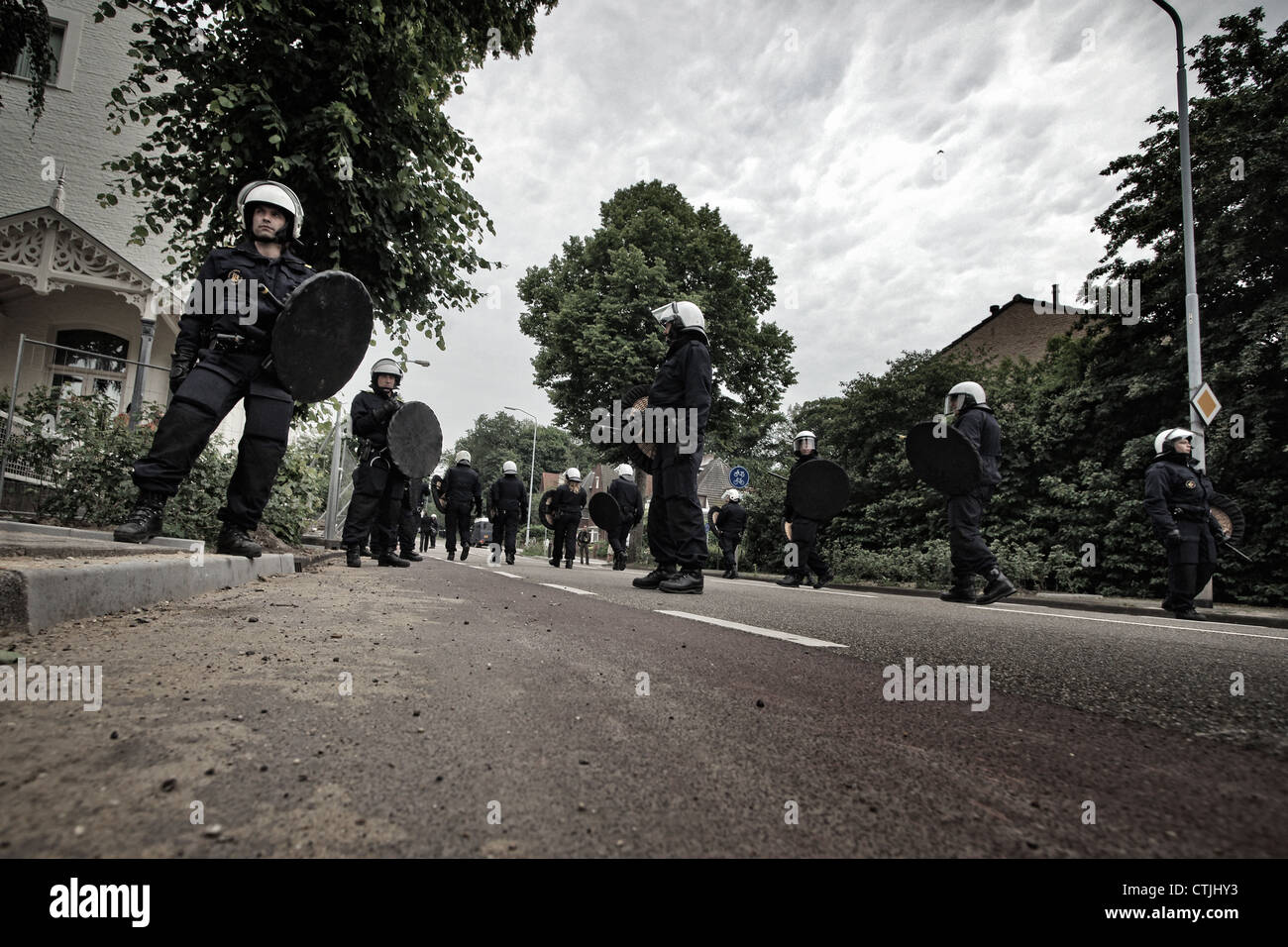 riot police waiting for actions Stock Photo - Alamy