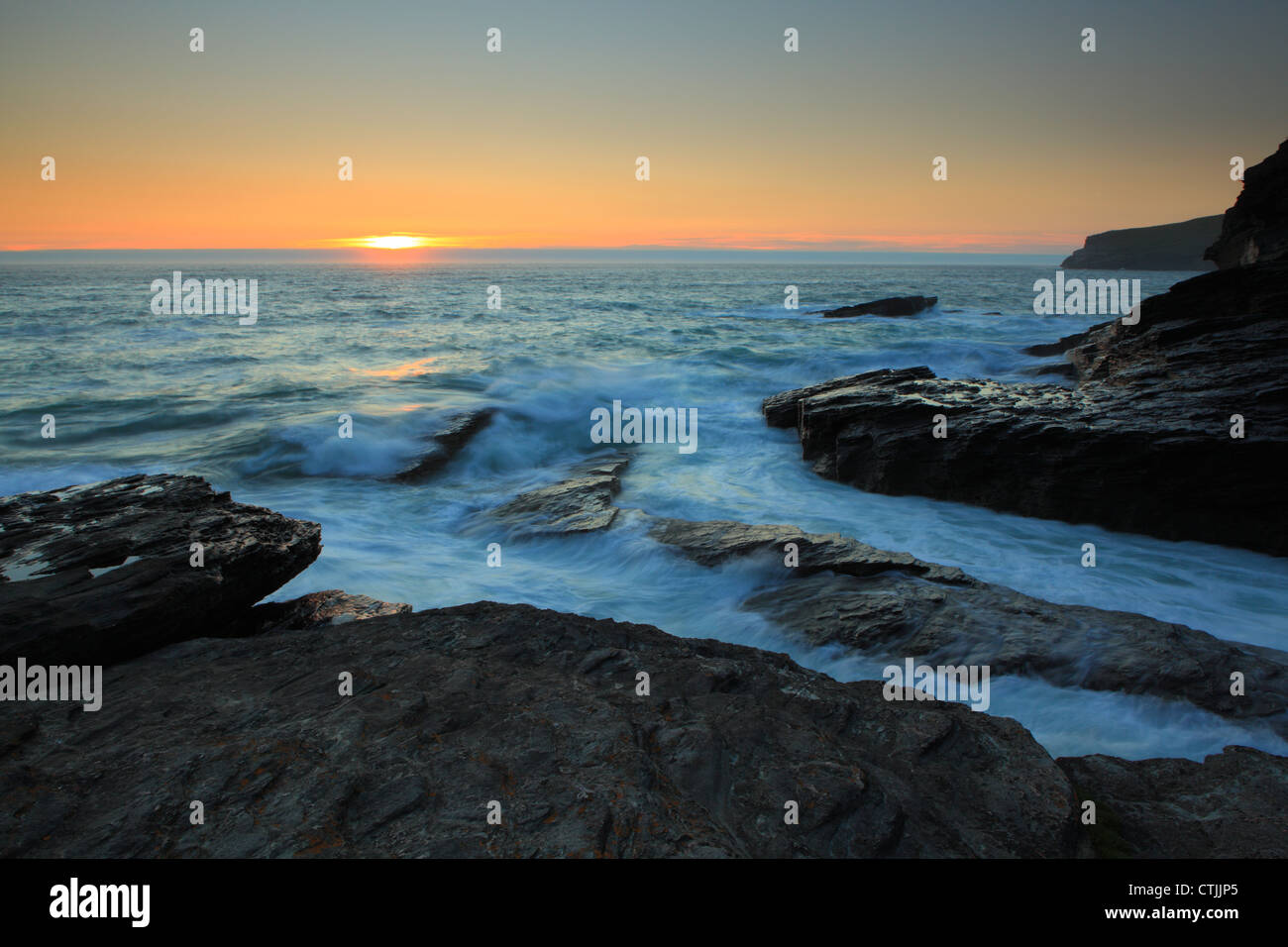 Trebarwith Strand, summer sunset, North Cornwall, England, UK Stock ...