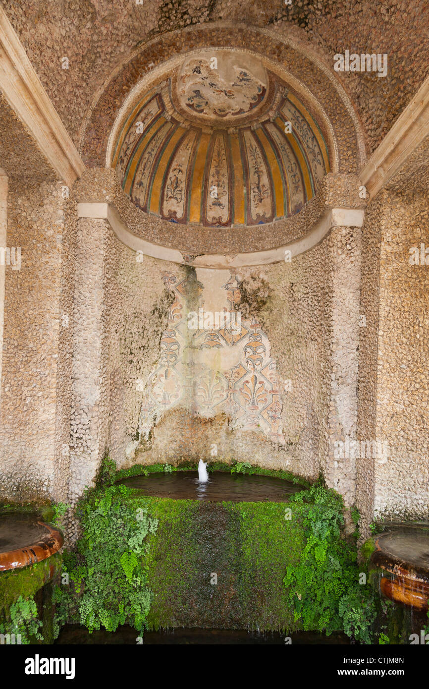 Italian garden grotto hi-res stock photography and images - Alamy