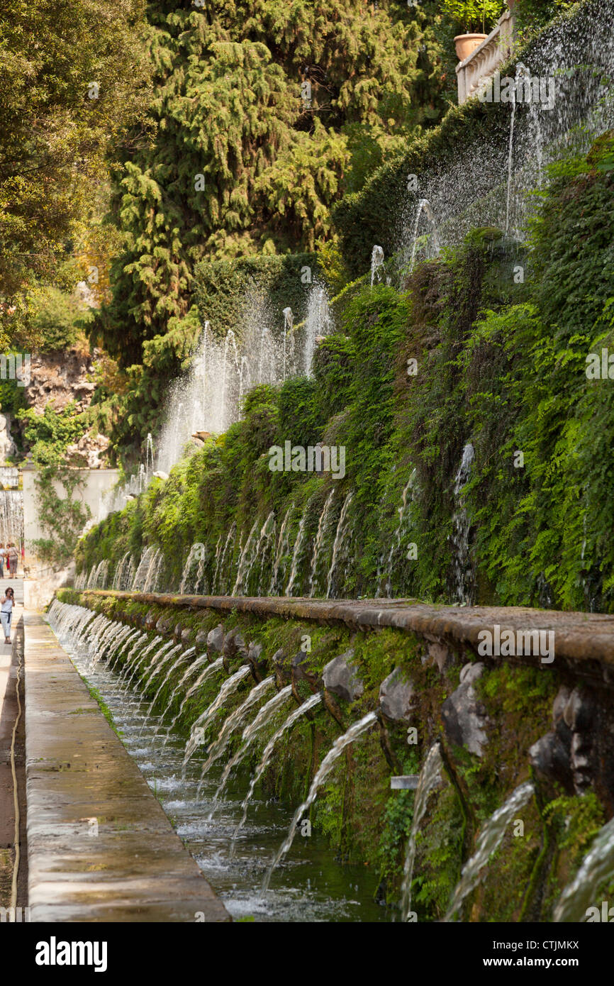 Le Cento Fontane The Hundred Fountains at Villa d'Este gardensTivoli ...