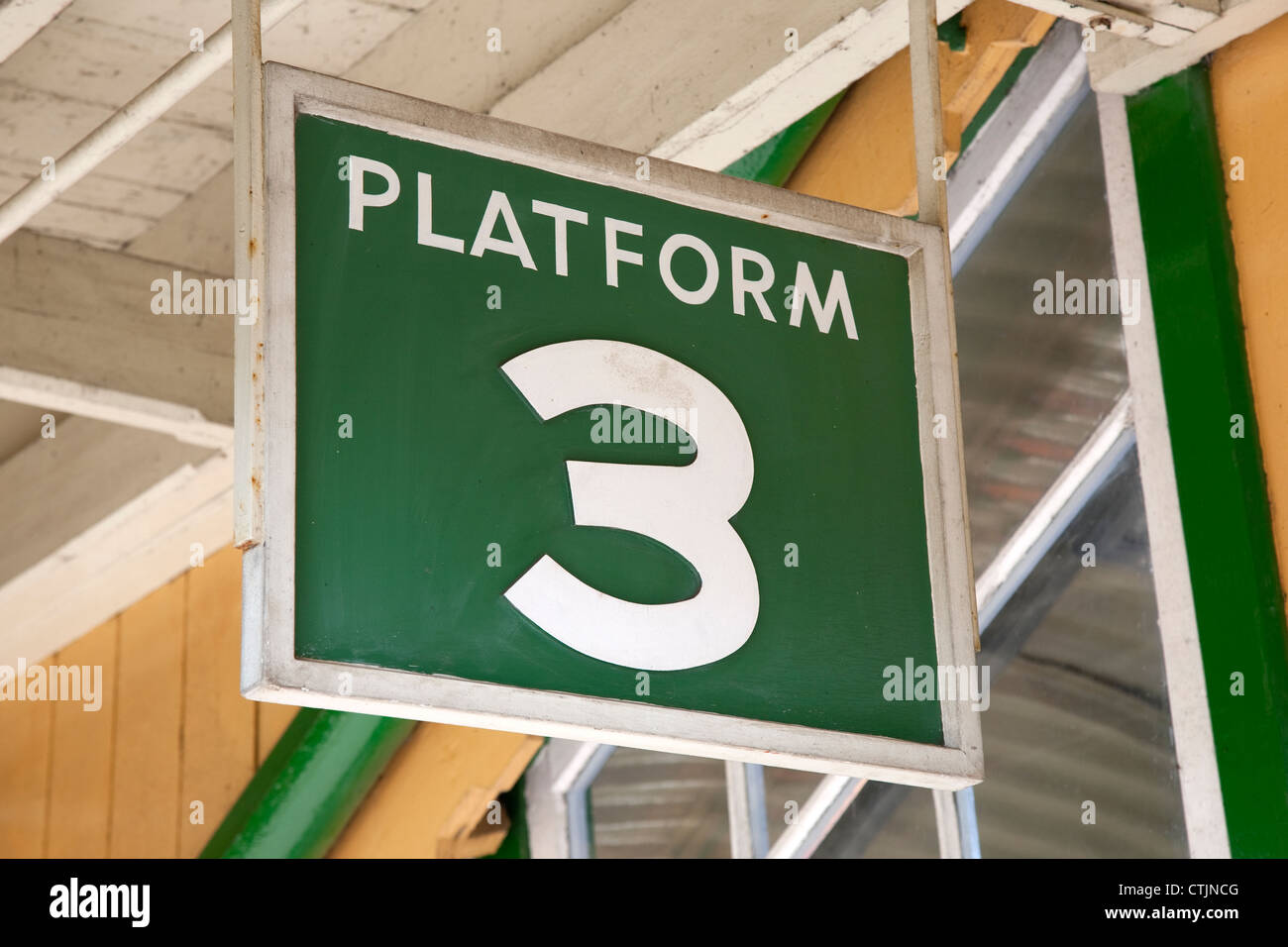 Platform three sign hi-res stock photography and images - Alamy