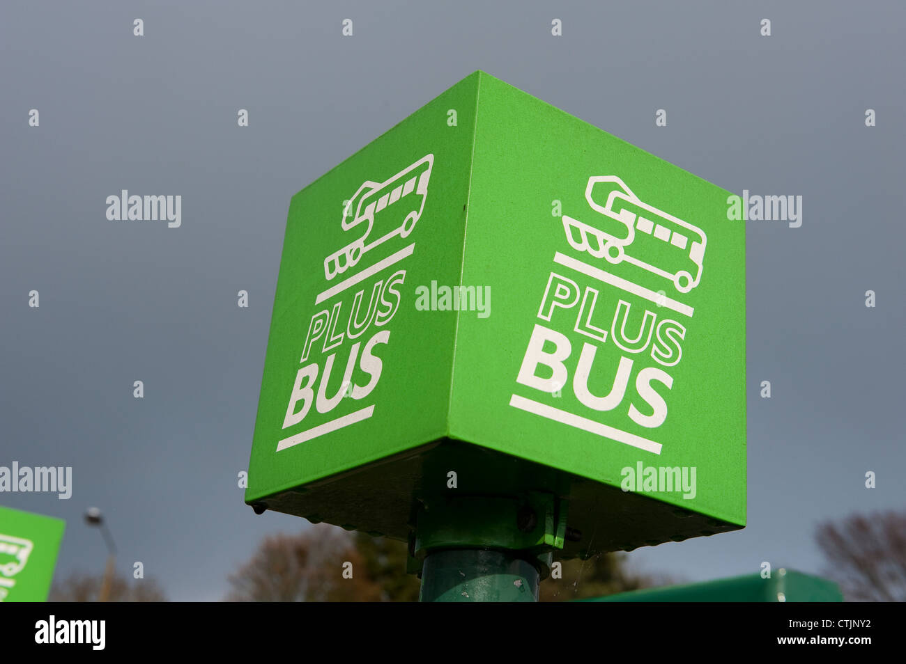 Stop sign buses hi-res stock photography and images - Alamy