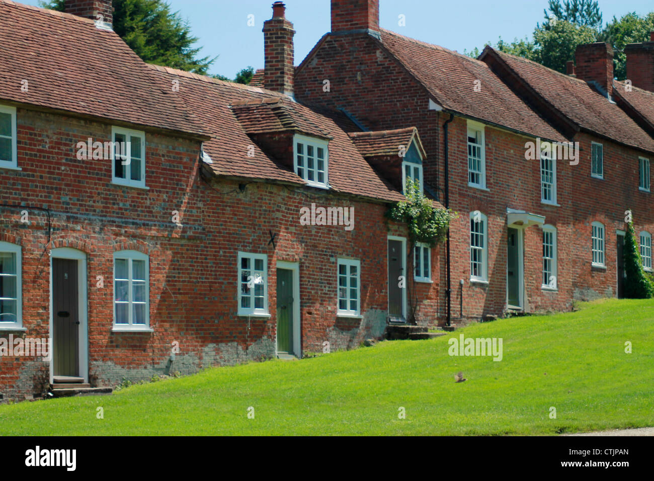 Workers cottages homes houses hi-res stock photography and images - Alamy