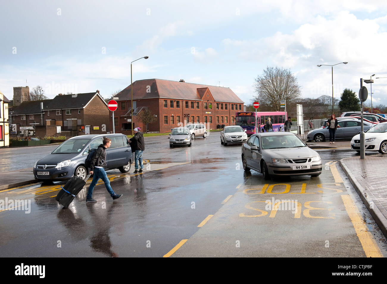 Drop off bus stop hi-res stock photography and images - Alamy