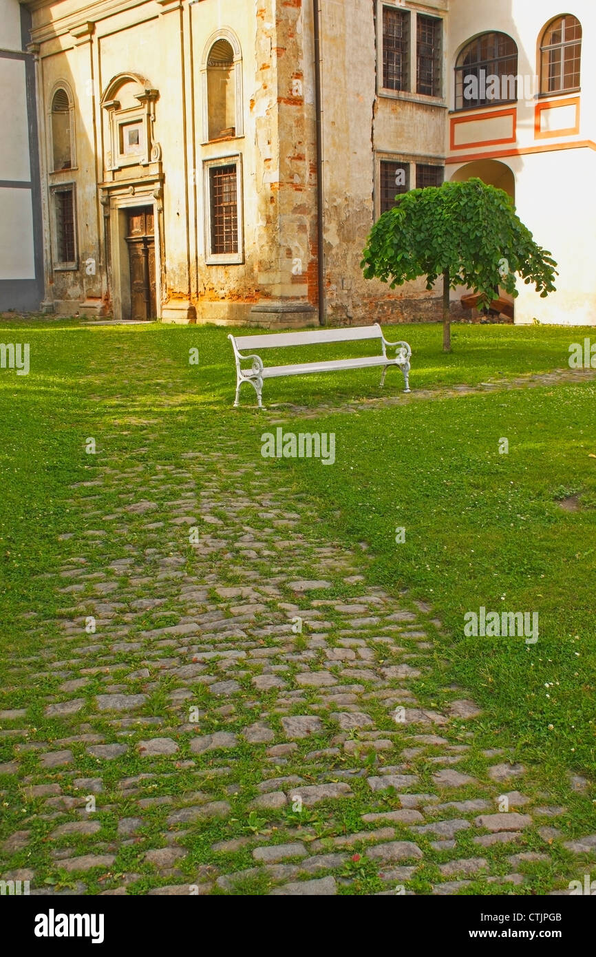 Pathway leading to church door hi-res stock photography and images - Alamy