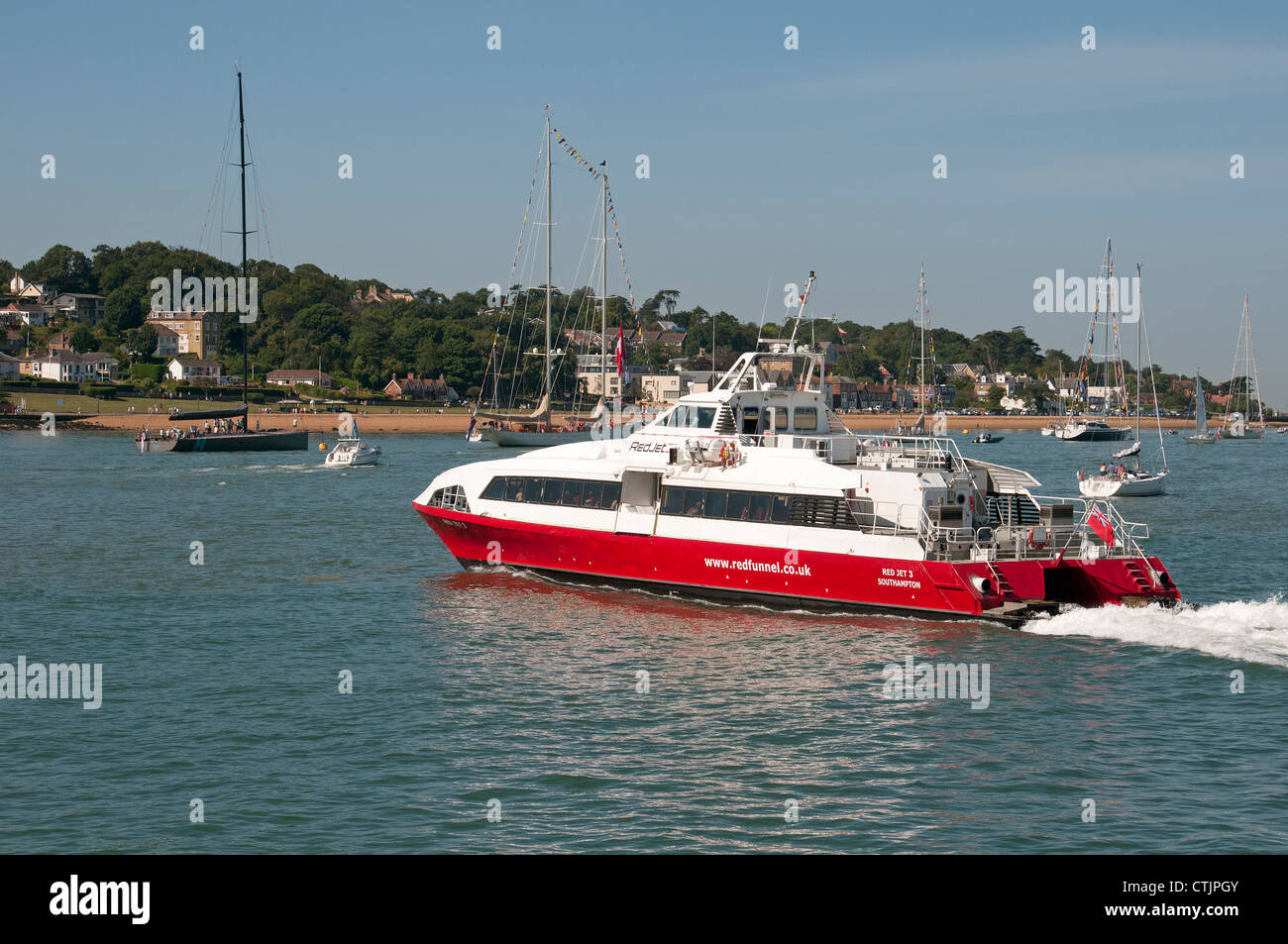 Red funnel fleet hi-res stock photography and images - Alamy
