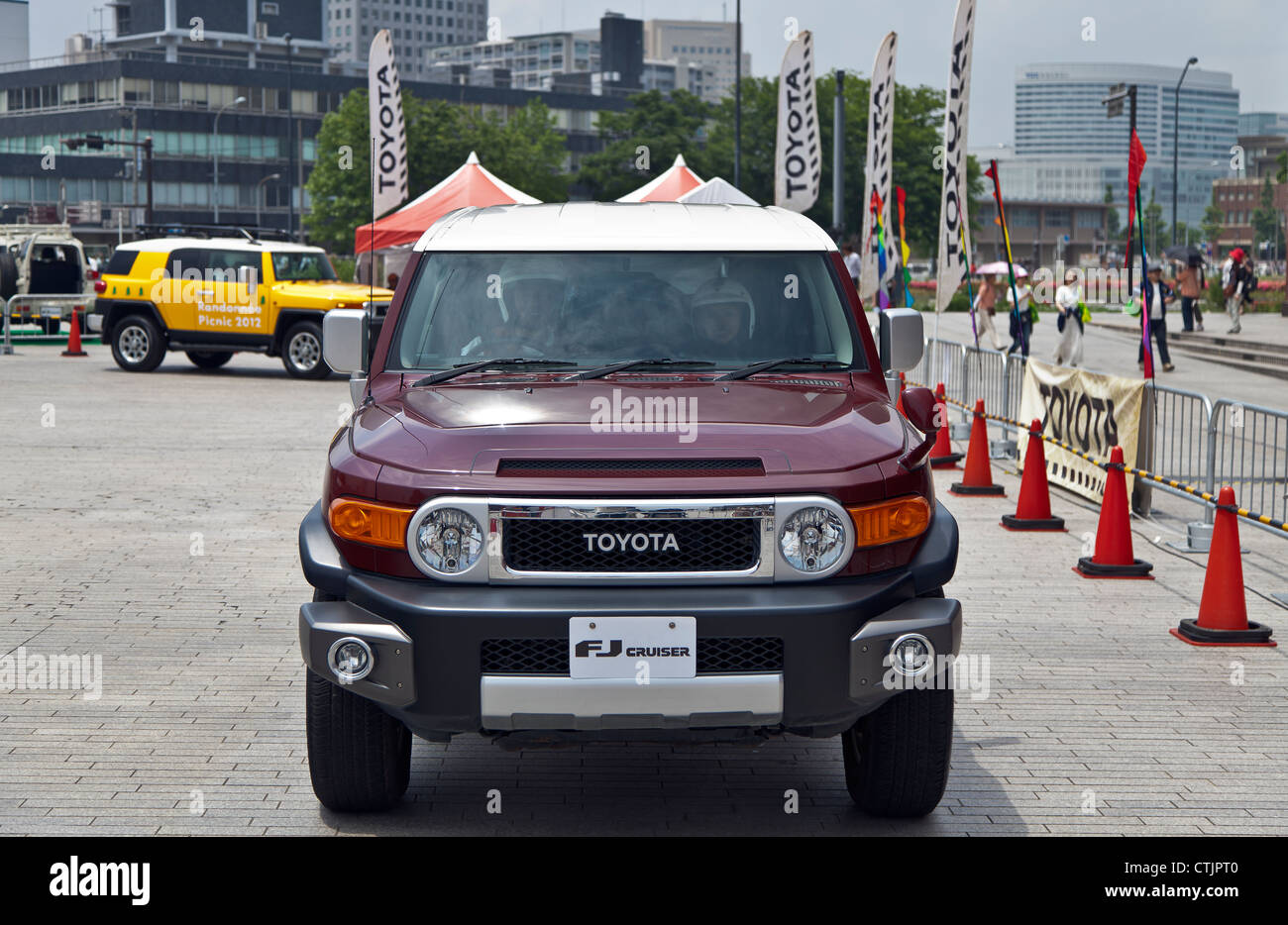 Tokyo Designers week 2011 Official car fj cruiser Stock Photo - Alamy
