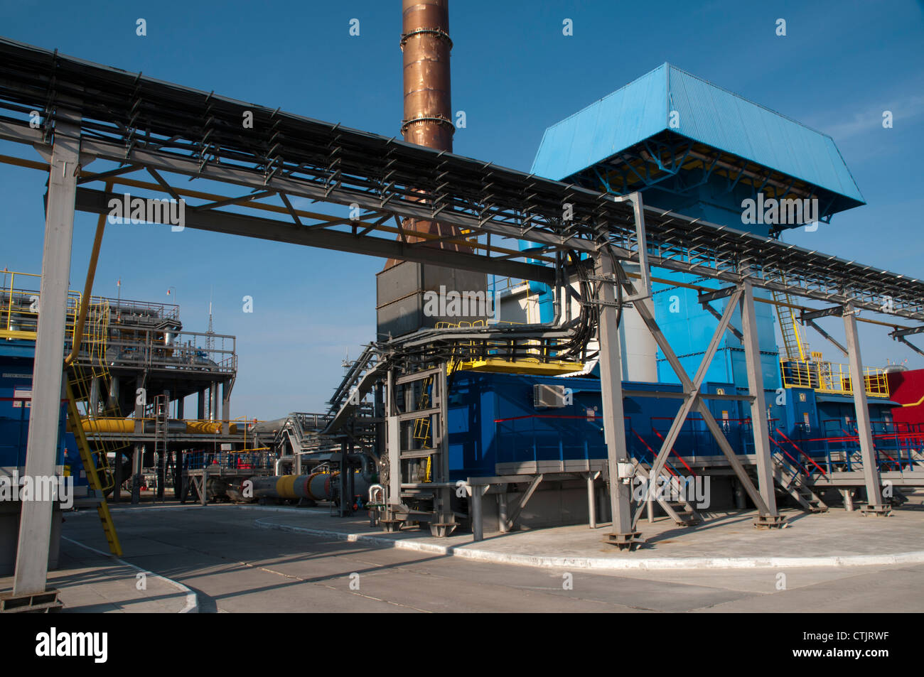 Four compressor units with 64 Megawatt are compressing natural gas in ...